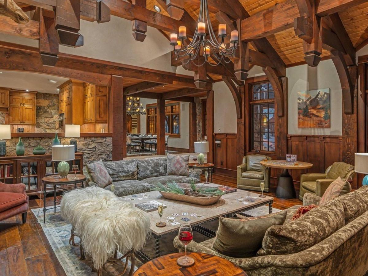 Alpine Grand Lodge - Rocky Mountain Getaways
