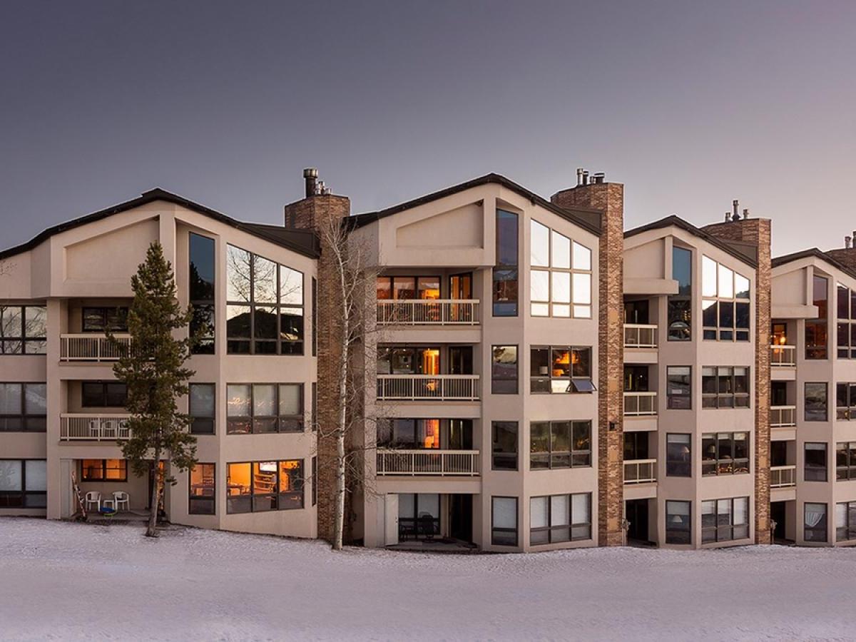 Chateau Chamonix - Rocky Mountain Getaways
